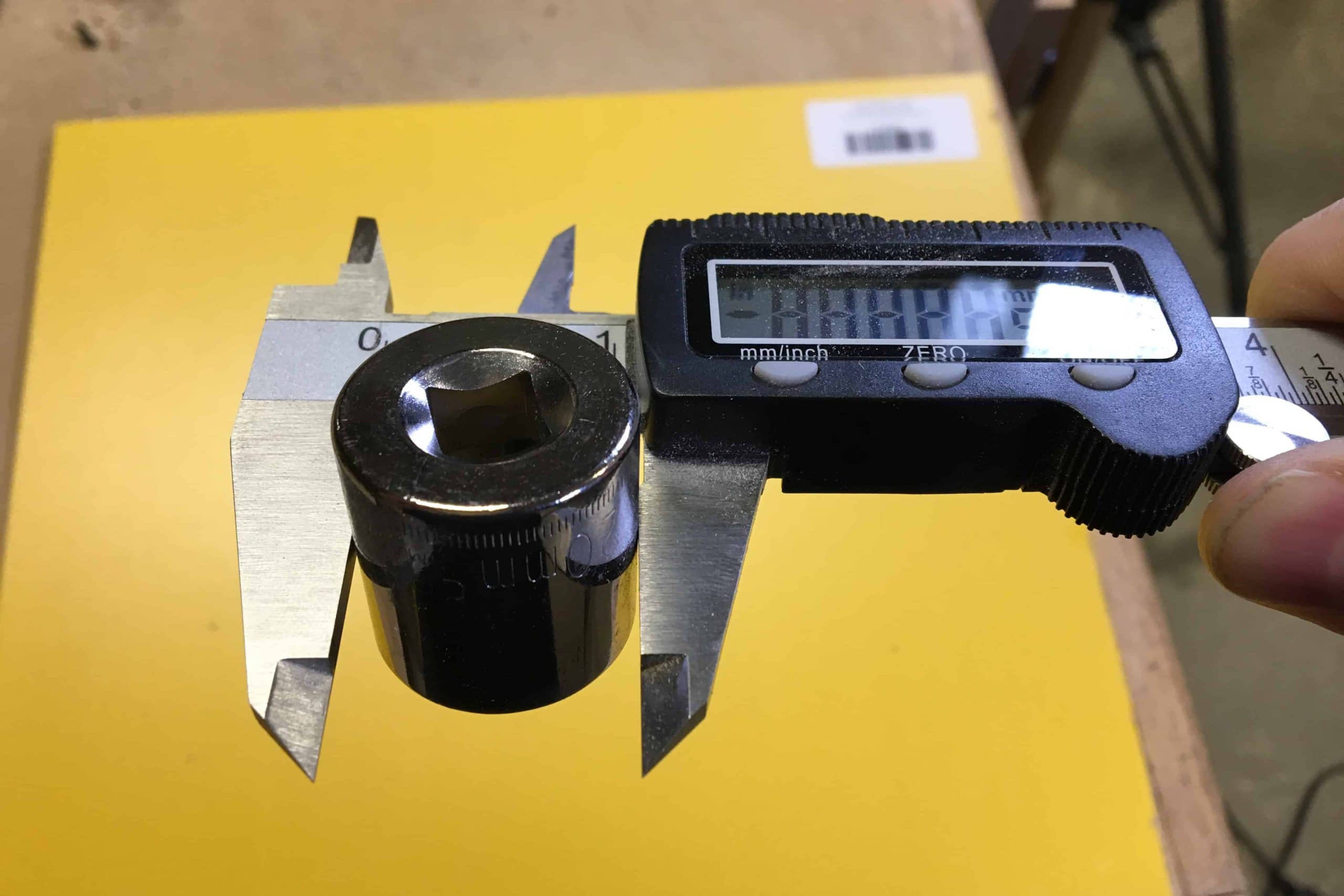 How to use Digital Calipers (The Right Way) - The Geek Pub