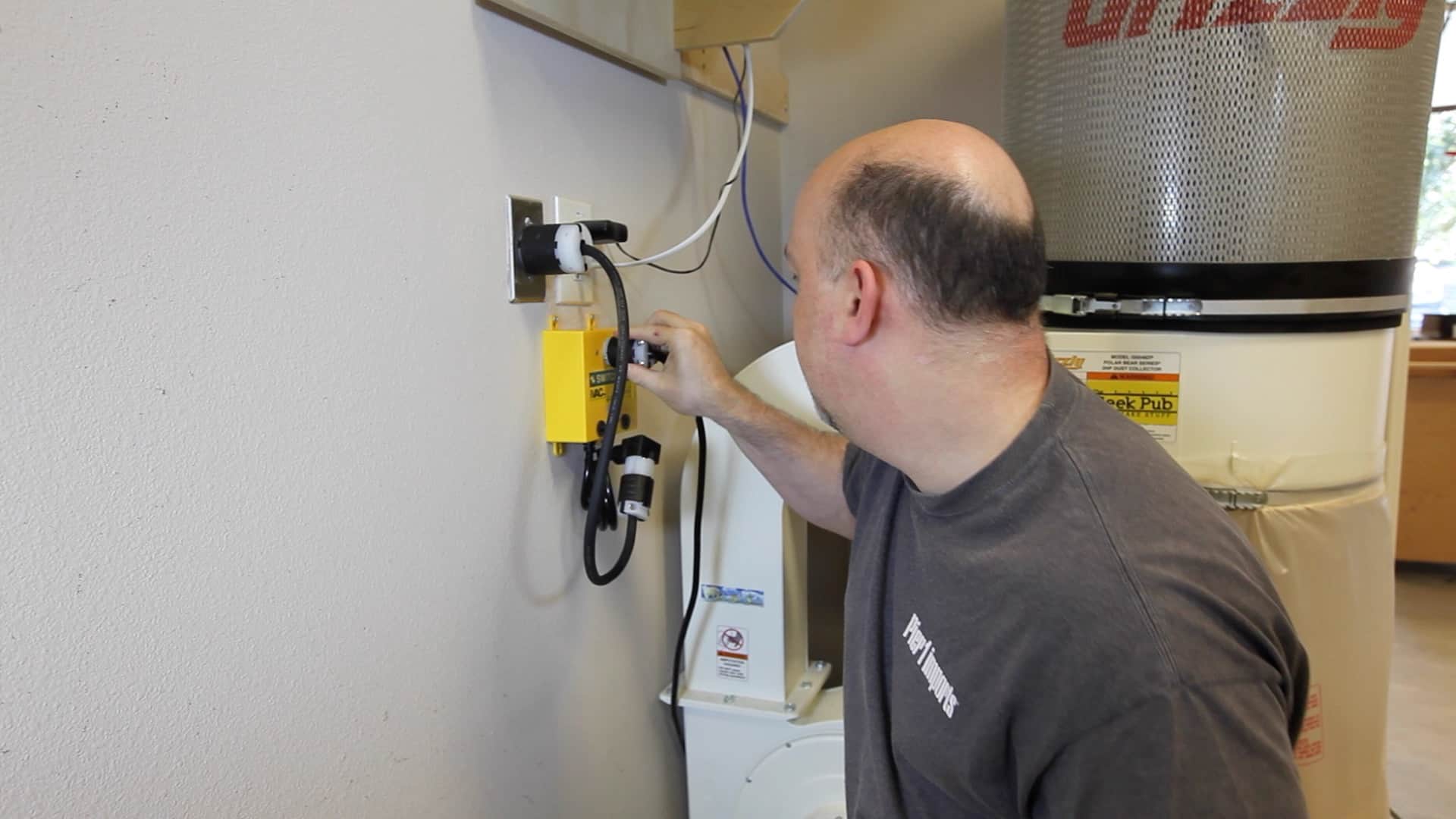 Installing an Automated Dust Collection System - The Geek Pub Installing an Automated Dust Collection System - The Geek Pub