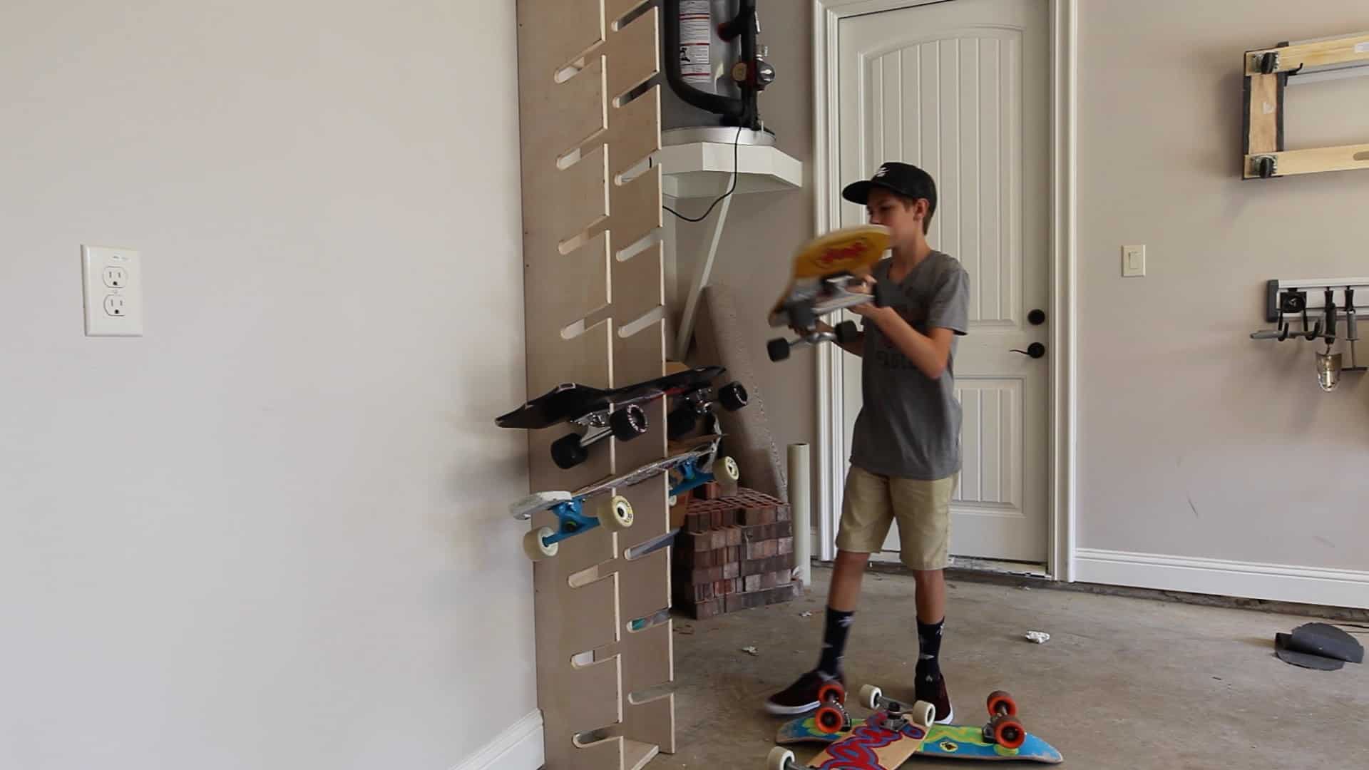 How to make a Skateboard Rack - The Geek Pub