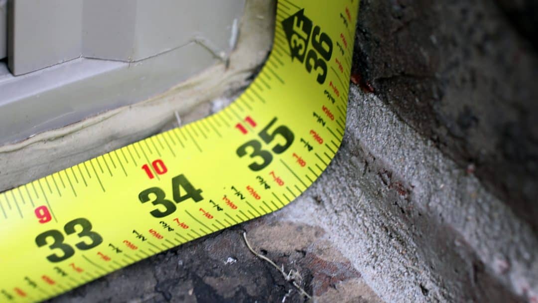 How to use a Tape Measure (The Right Way) - The Geek Pub