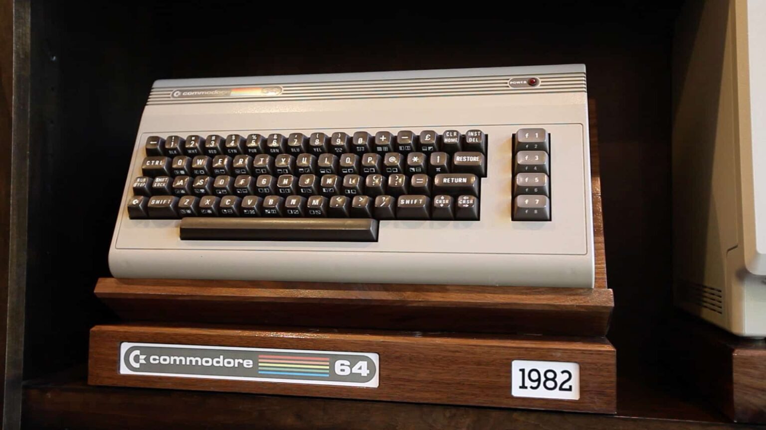 The Commodore SX-64 "Portable" Computer - The Geek Pub