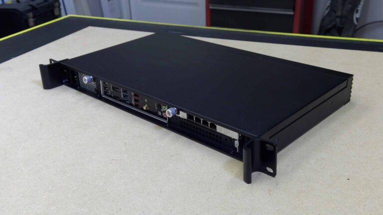 What does 1U, 2U, 3U Mean? Rack Units Explained - The Geek Pub
