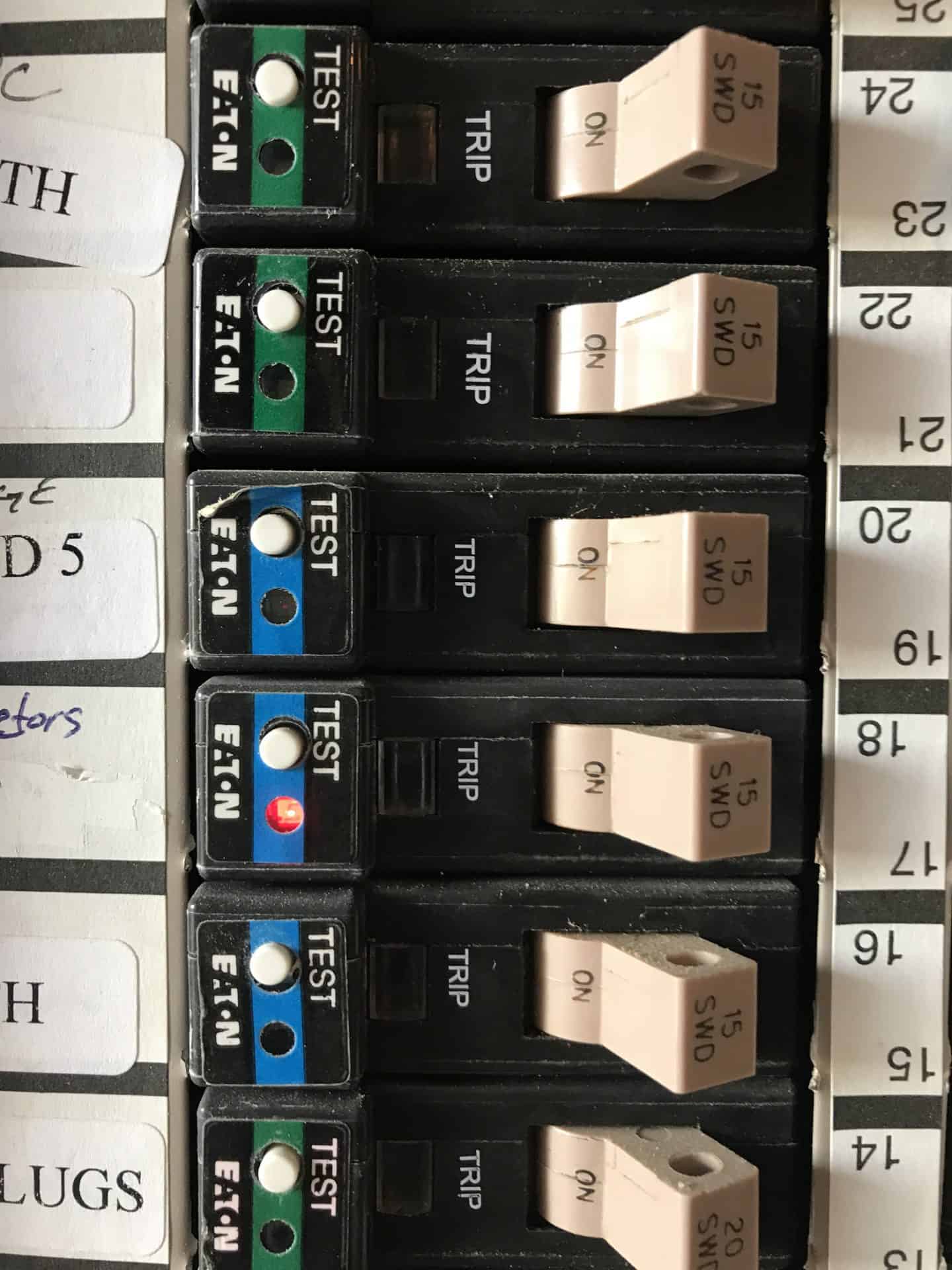 Eaton Breaker Flashing Red - The Geek Pub