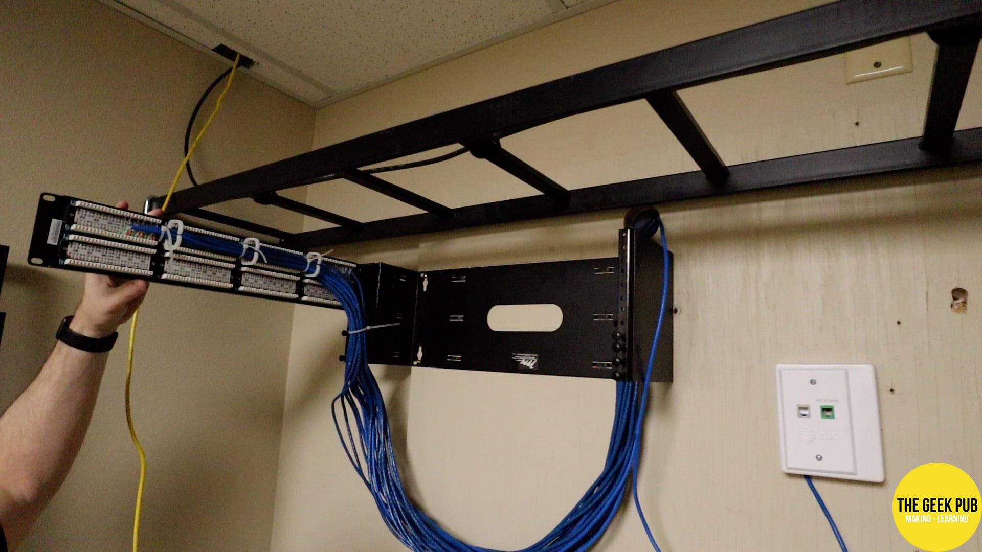 New Building Network - The Geek Pub