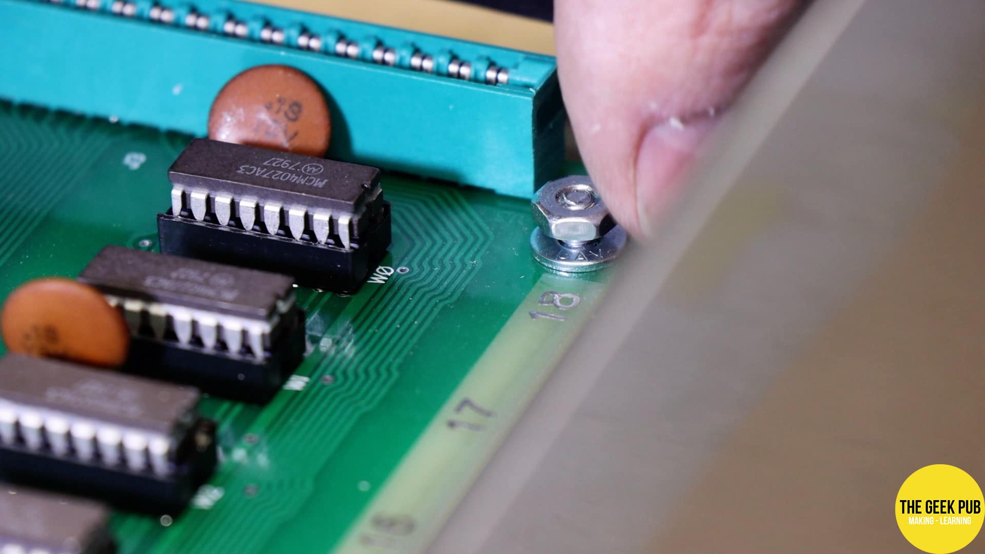 The Apple 1 Case - The Geek Pub